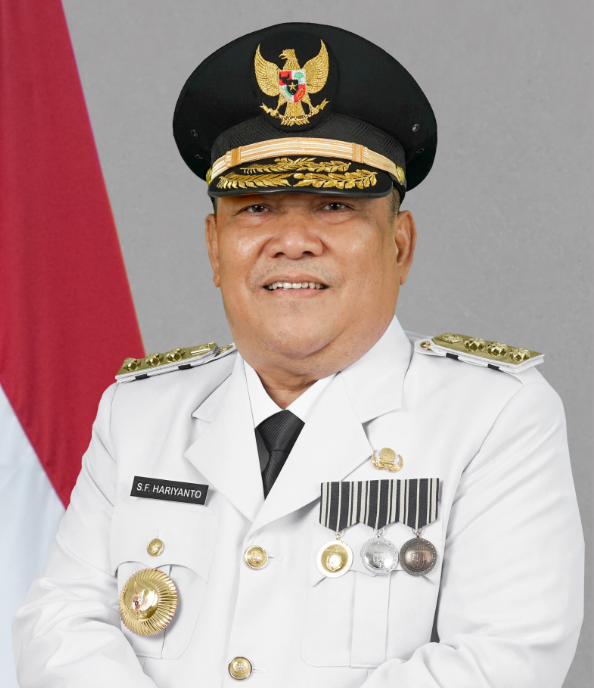 File:S. F. Hariyanto, Pj. Gubernur Riau (2024).png - Wikimedia Commons